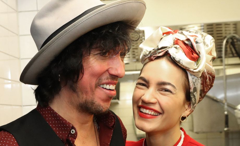 Sam Yaffa ja Meeri Koutaniemi kihloissa - hääjuhlat Mallorcalla