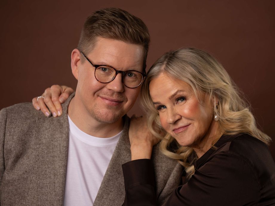 Antti Lindtmanin rakkaus Kaijaan roihahti yhdellä silmäyksellä – Yksi ...