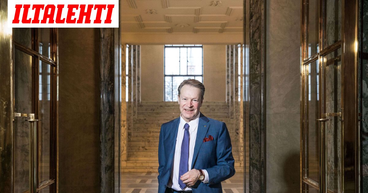 Me Naiset: Ilkka Kanerva salasi syöpänsä Julia-tyttäreltä viimeisiin viikkoihin saakka: ”Olin ...
