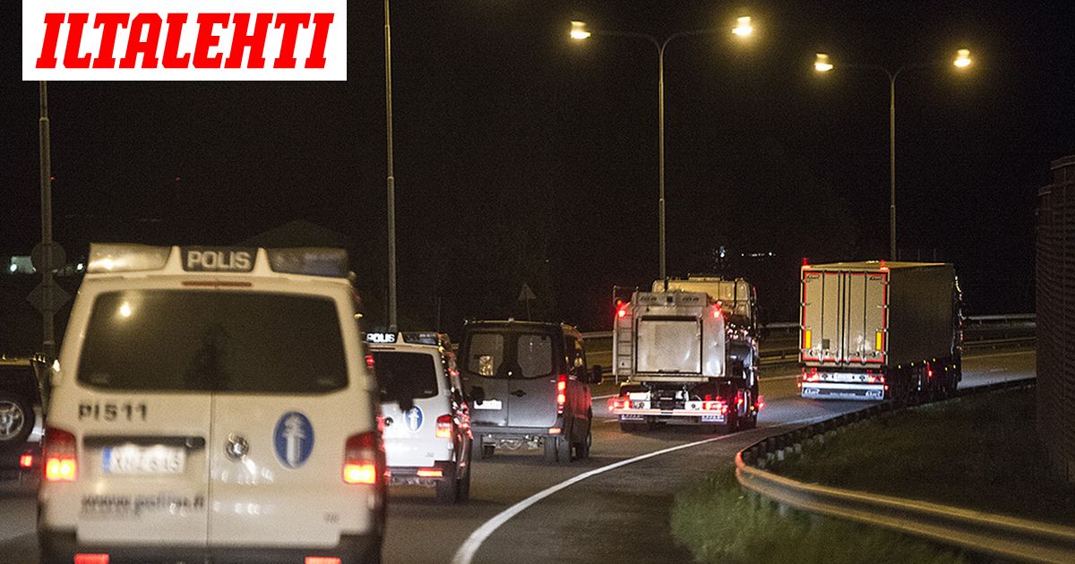 Supo ei kommentoi rekkojen kuvaamista: "Tiedossa ei ole mitään konkreettista uhkaa"