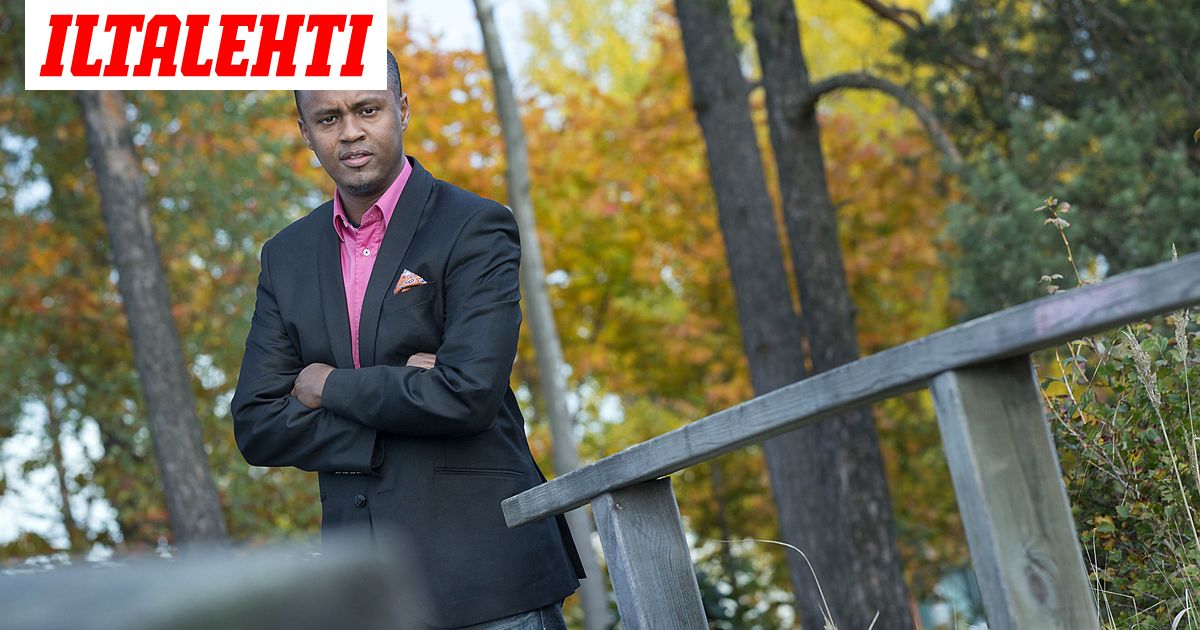 Abdirahim ”Husu” Hussein: Määräaikaiset potkut valtuustoryhmästä
