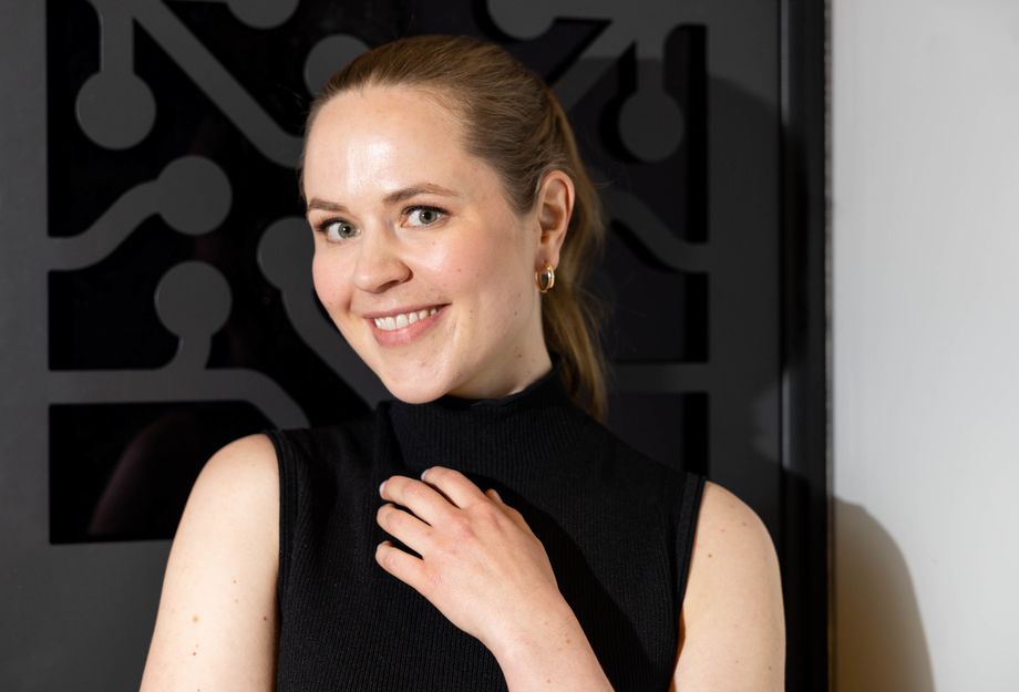 Näyttelijä Iida-Maria Heinonen ei käytä somea, vaan kapulapuhelinta