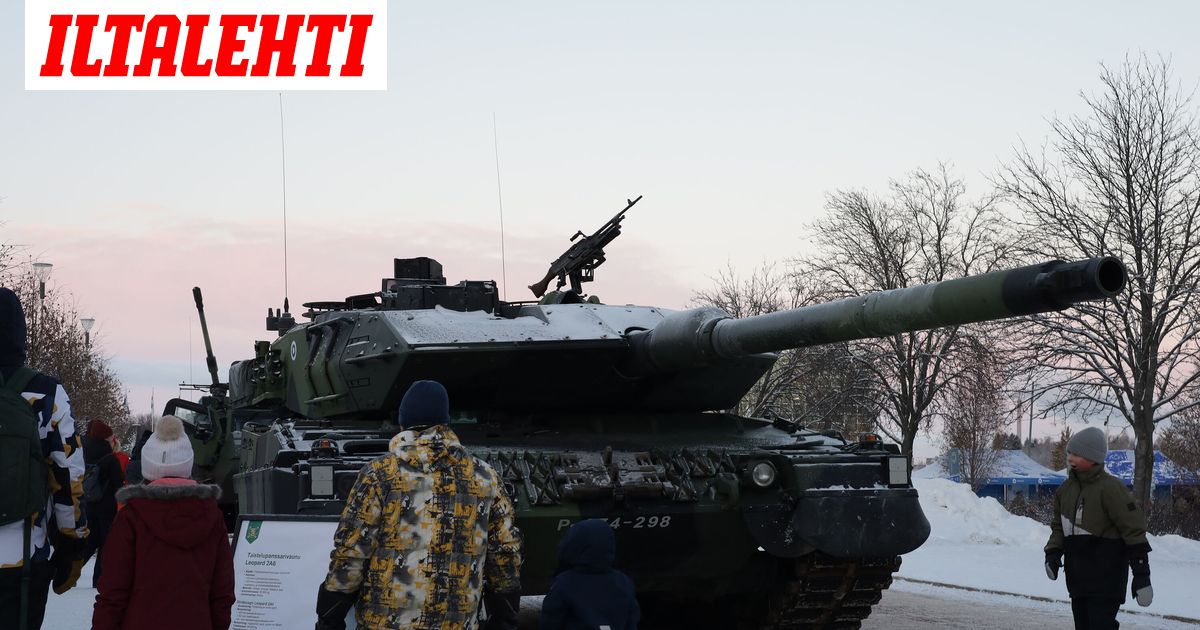 Leopard vyöryi Oulun torille