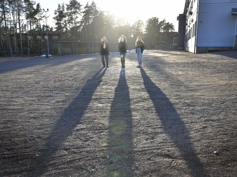 ”Lumppu, huora, sul on ruma nenä” Lapset kertovat, miten heitä kiusataan