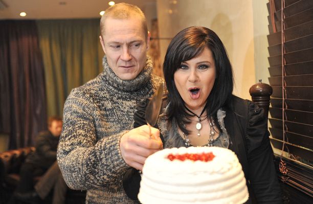 Sanin ja Turkan lempi leiskuu lavalla