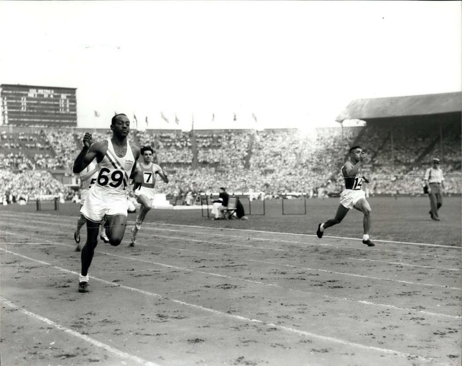 Helsingin olympialaisissa 110 metrin aitojen kultaa voittanut Harrison ...