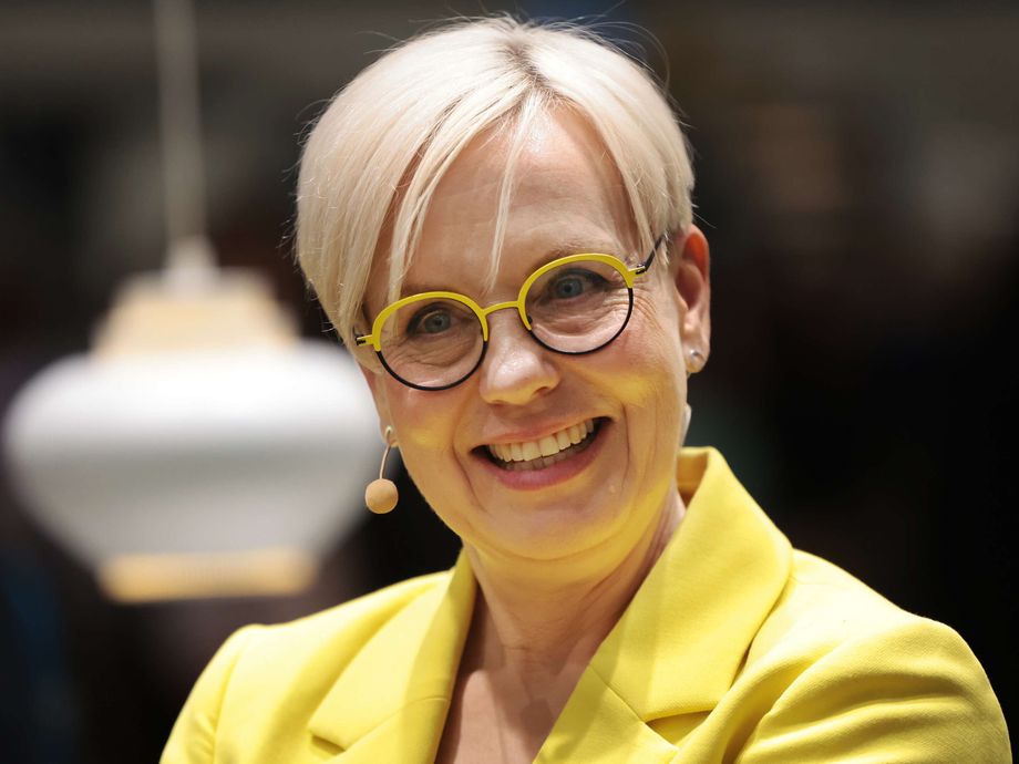 Kirja: Kun Baba Lybeck nousi lavalle, yleisöstä kuului todella ...