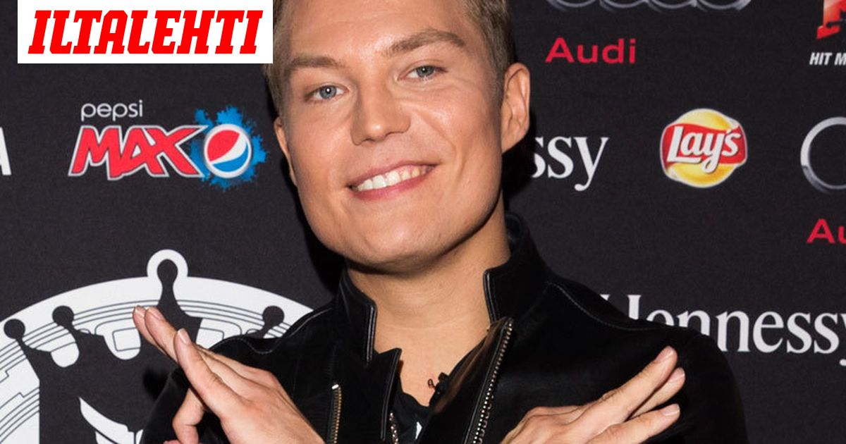 Cheek lomailee huikeissa maisemissa - katso kuvalinkki!