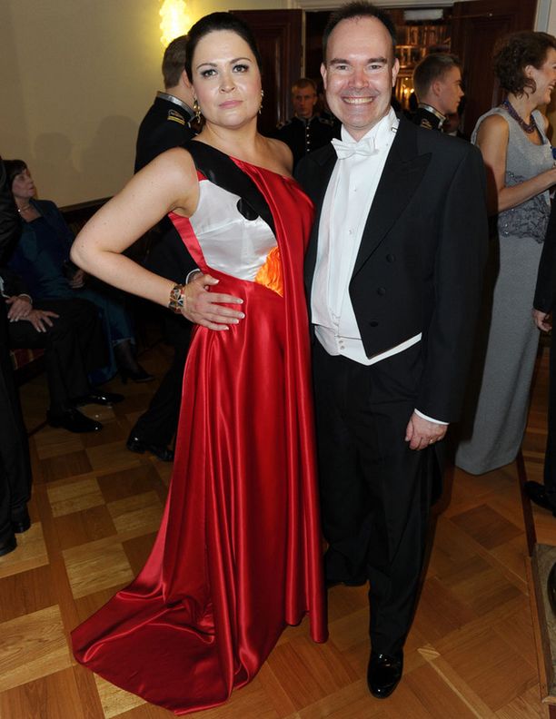 Brittilehti: Angry Birds -puku vuoden pahimpia tyylimokia