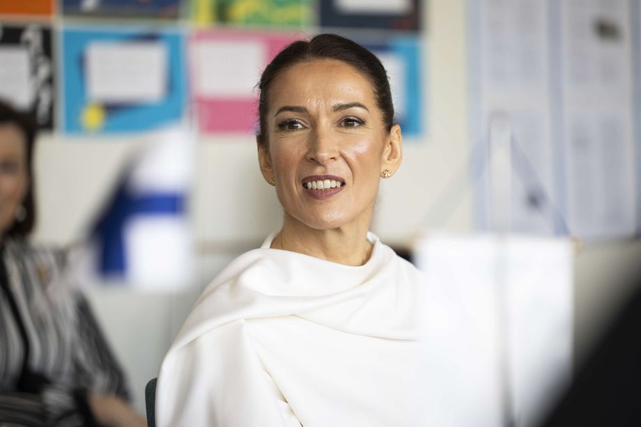 Asiantuntijoilta tiukat arviot: Näin Suzanne Innes-Stubb suoriutui ...