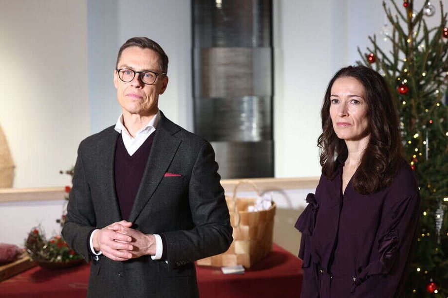 Alexander Stubb otti vastaan Lucia-neito Daniela Owusun ...