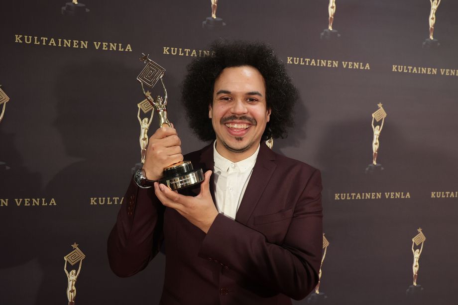 Topi Borg pudotti Sean Ricksin lavalla – Tältä näytti vuoden 2024 ...