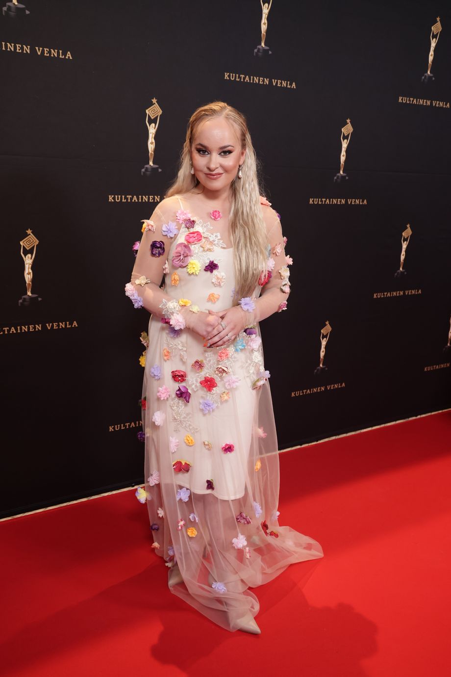 Miisa Grekov yllätti asullaan Venla-gaalassa: "Moderni metsänhenki"