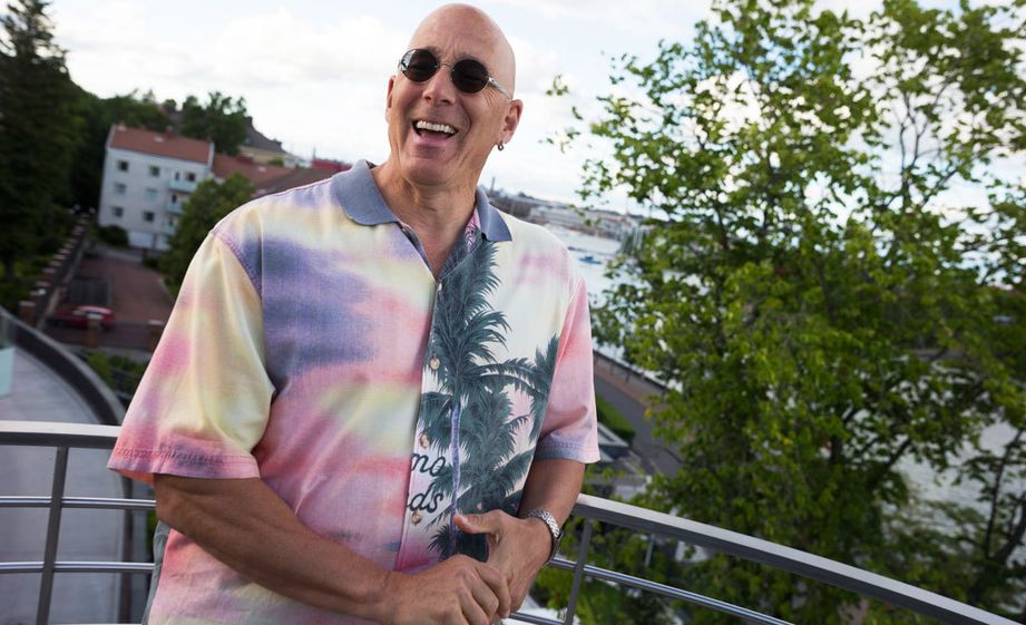 Bruce Oreck myi suomalaisia korvapuusteja meksikolaisella torilla ...