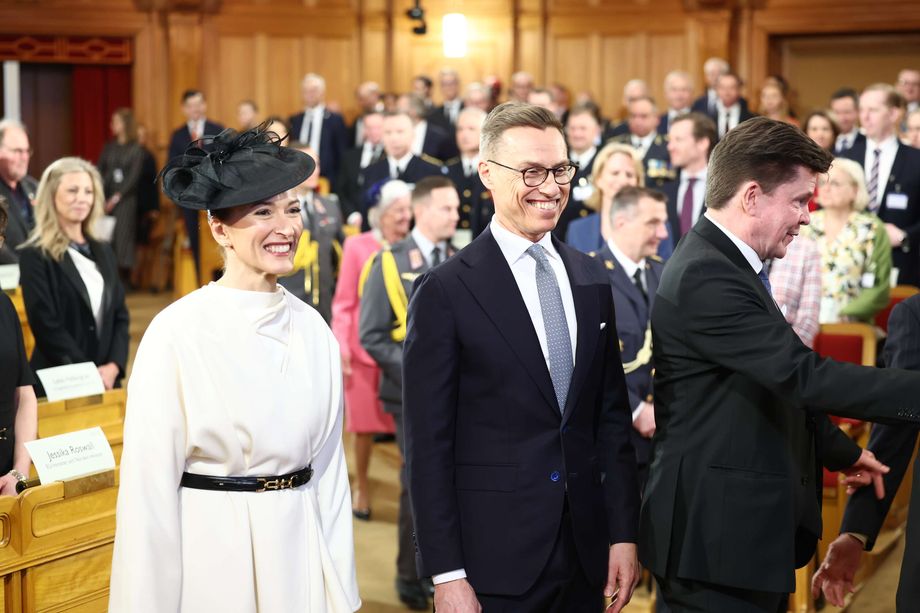 15 paljonpuhuvaa kuvaa: Tältä Stubbin valtiovierailun ensimmäisen päivä näytti