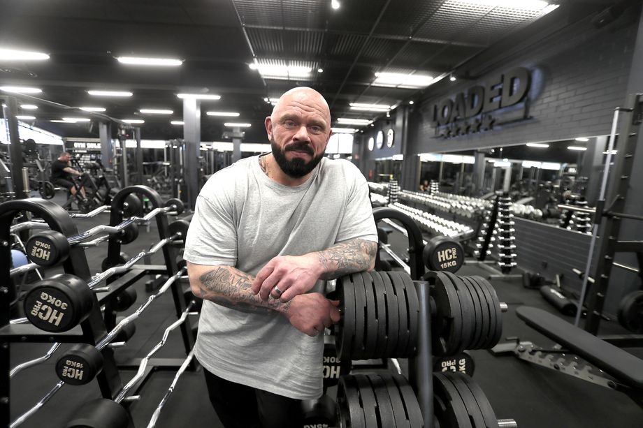 Bull Mentula paljastaa 9 000 kilon levypainojen valtavan arvon: ”Mersua ...