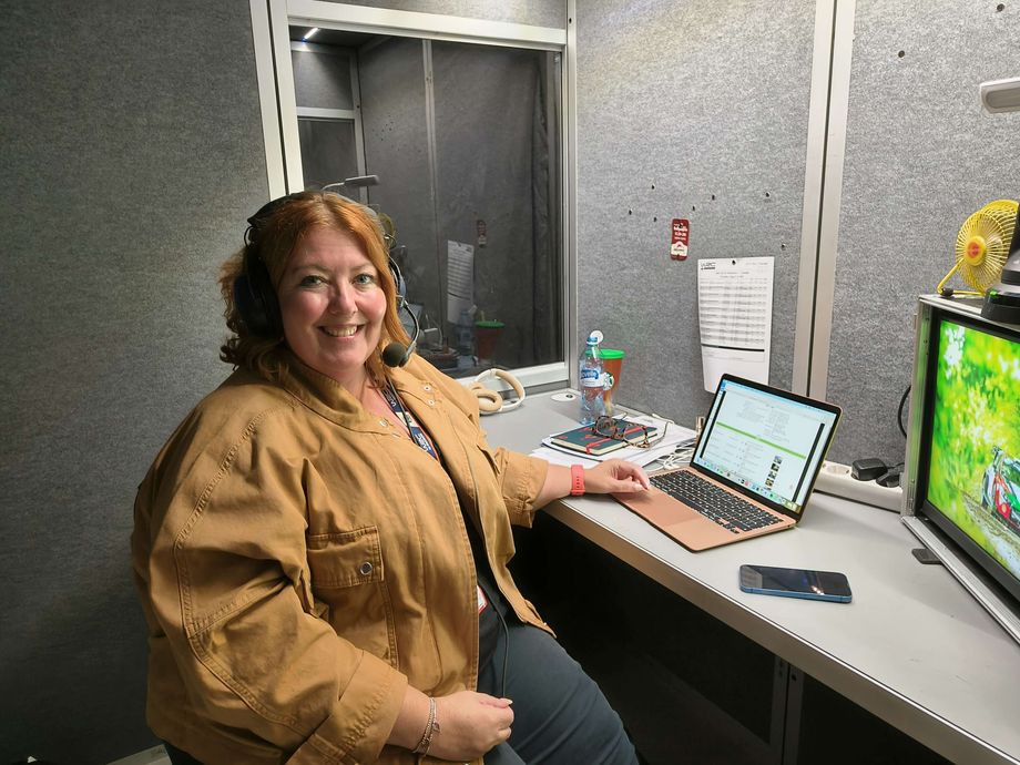 Kun Kimi Räikkönen haukotteli lehdistötilaisuudessa, Becs Williams ...