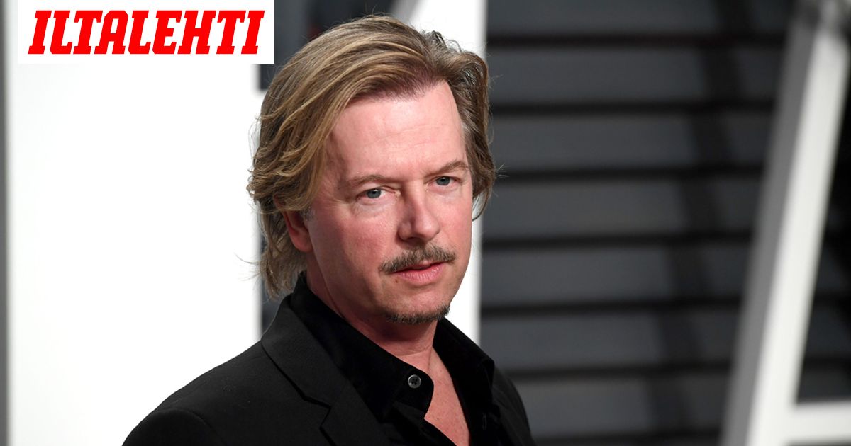 52-vuotias koomikko-näyttelijä iski 23 vuotta nuoremman Glee-tähden ...