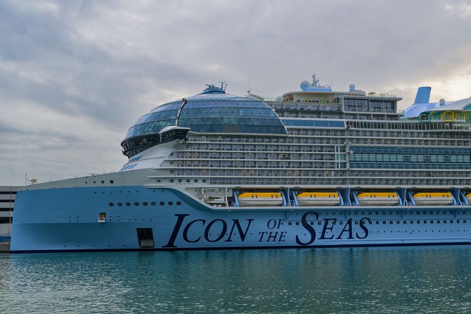 Maailman suurin risteilyalus amerikkalaislehden hampaissa – Täyttääkö ...