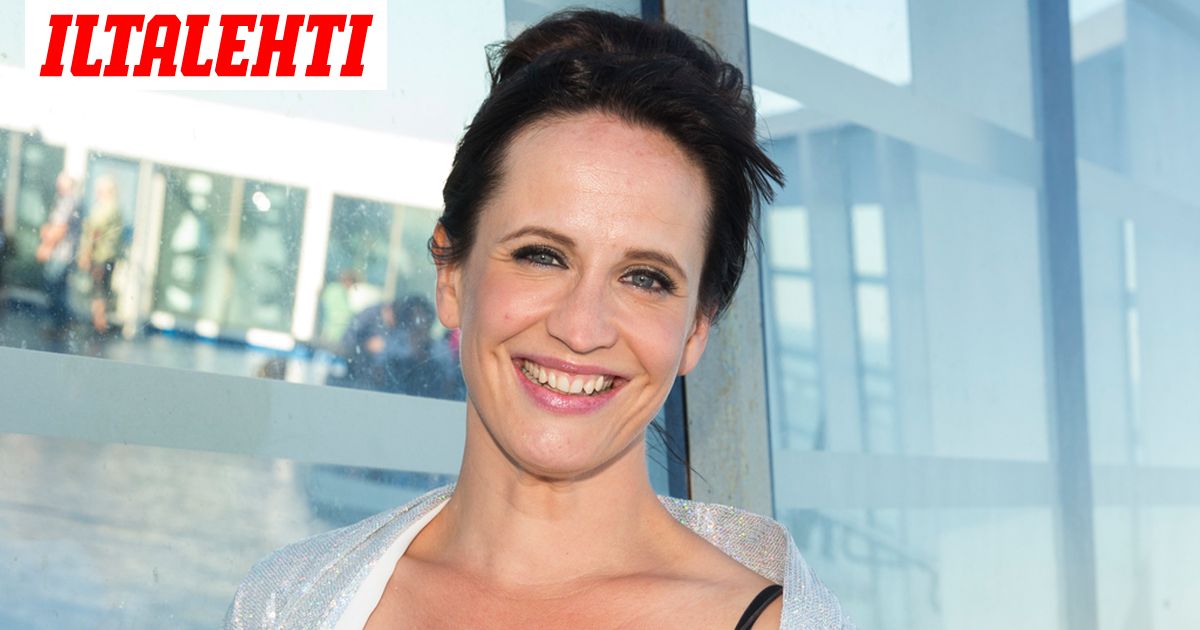 Maija Vilkkumaa ja aviomies Malibussa - harvinainen hempeä yhteiskuva