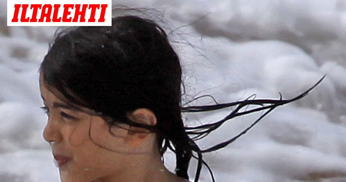 Michael Jacksonin lapset telmivät rannalla - katso kuvat