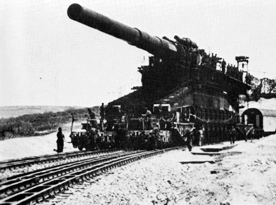 Natsi-Saksa loi maailman suurimman tykin, joka söi 7 tonnin ammuksia ja ...