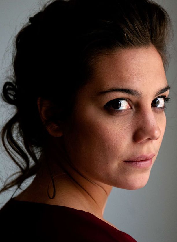 Raskaana oleva Manuela Bosco erosi